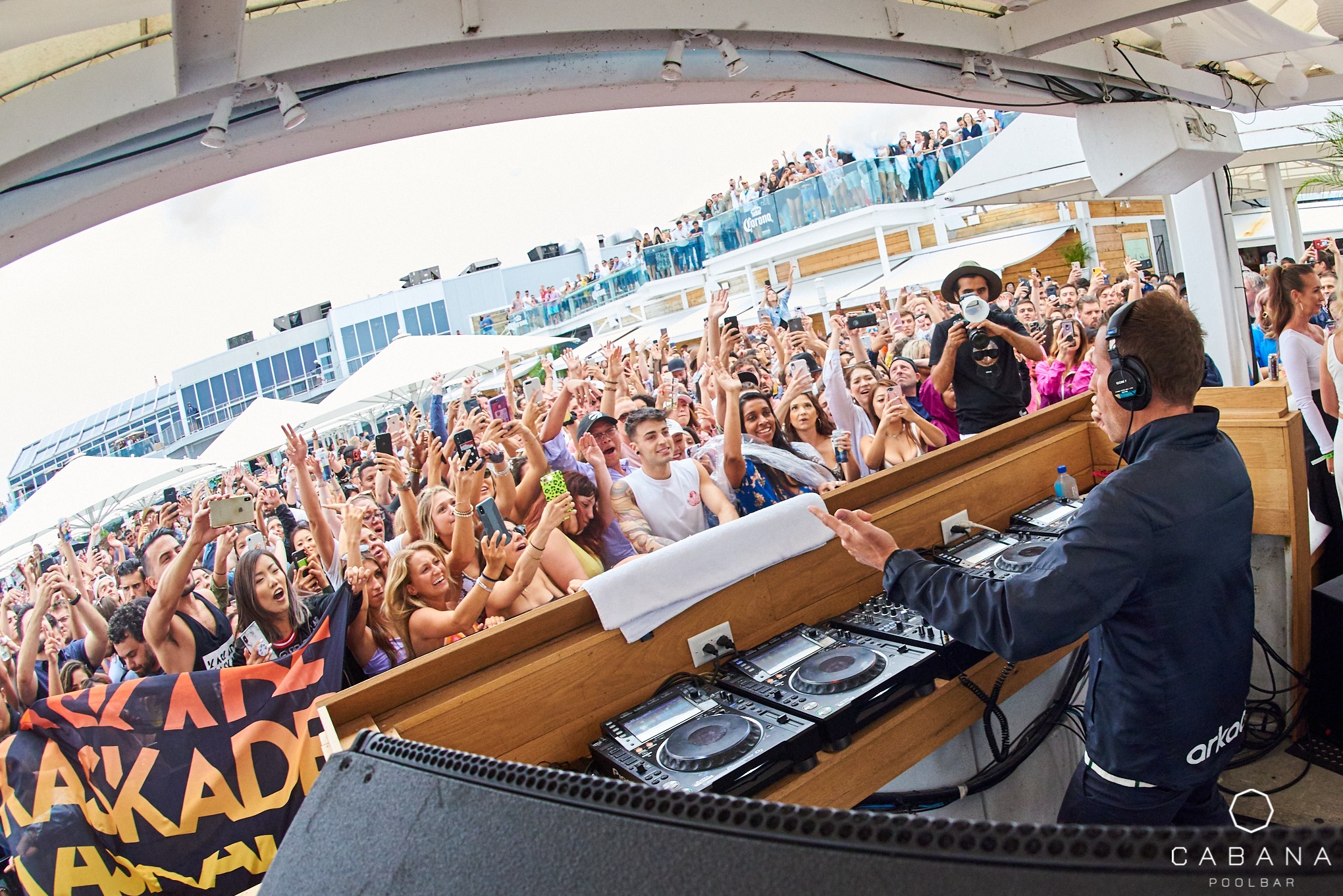 Toronto Clubs | Cabana Pool Bar Waterfront Patio Toronto SUNDAYS