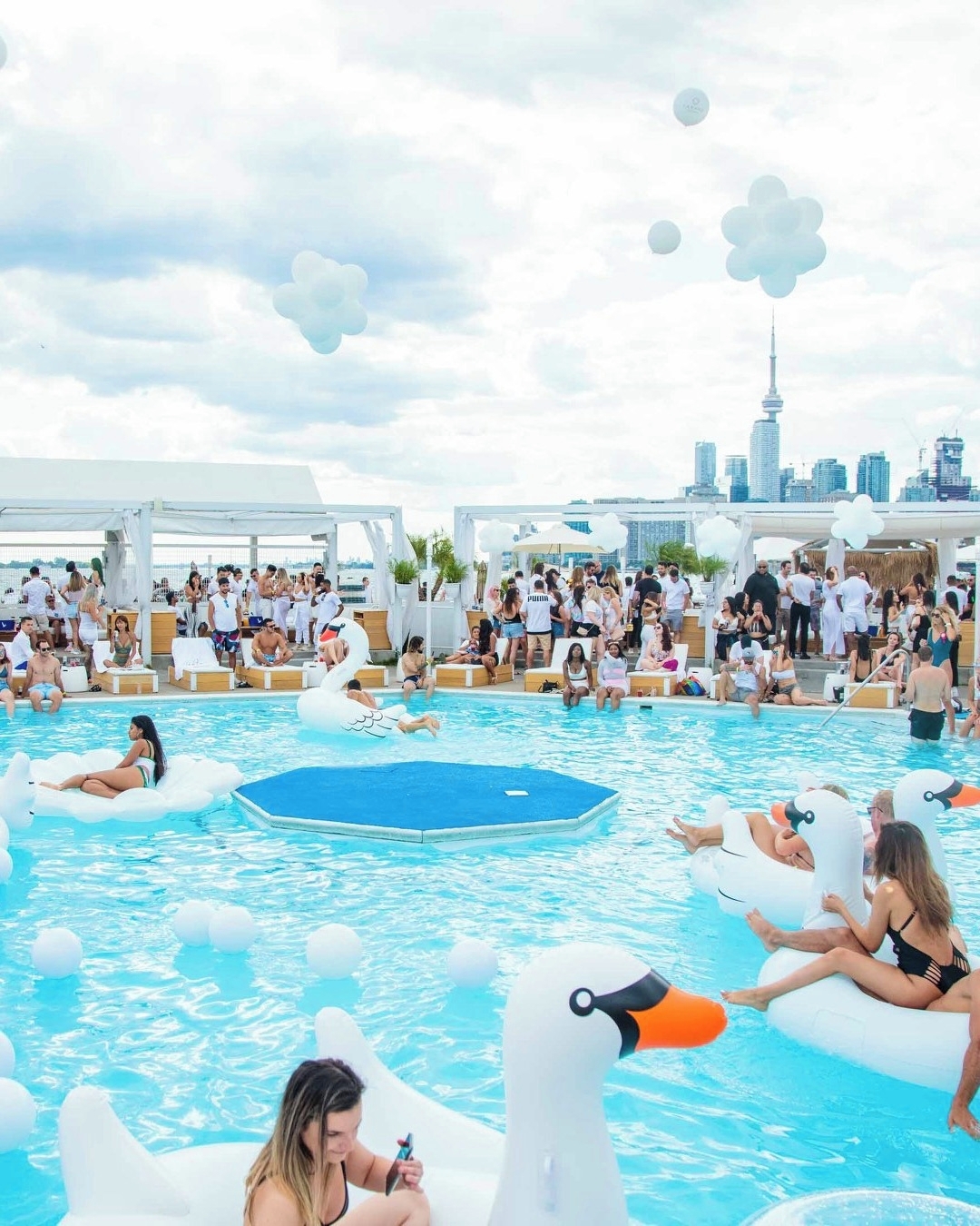 Cabana Pool Bar Toronto | Toronto Clubs