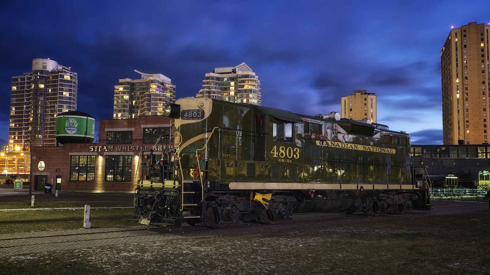 Toronto Clubs | ROUNDHOUSE PARK Toronto