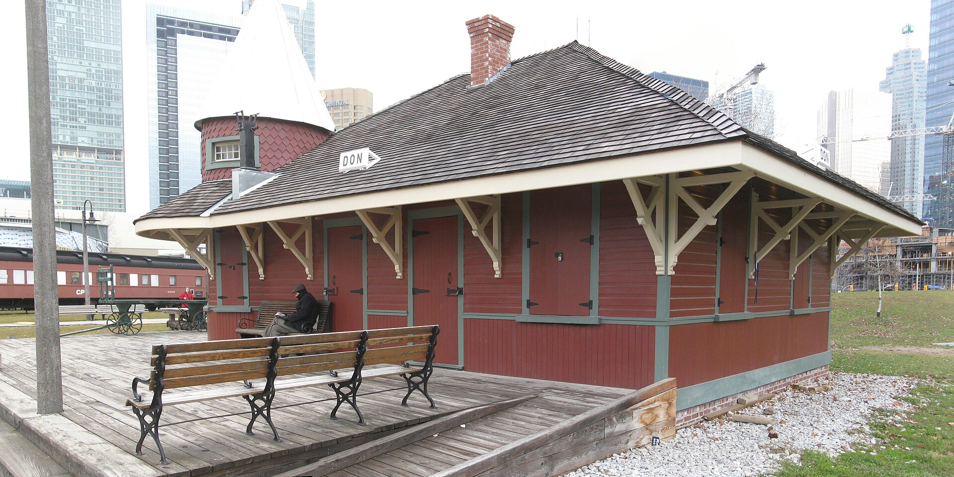 Toronto Clubs | ROUNDHOUSE PARK Toronto